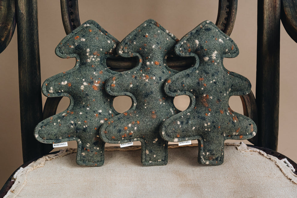 Wool. Dog Toys • band&roll – BAND&ROLL